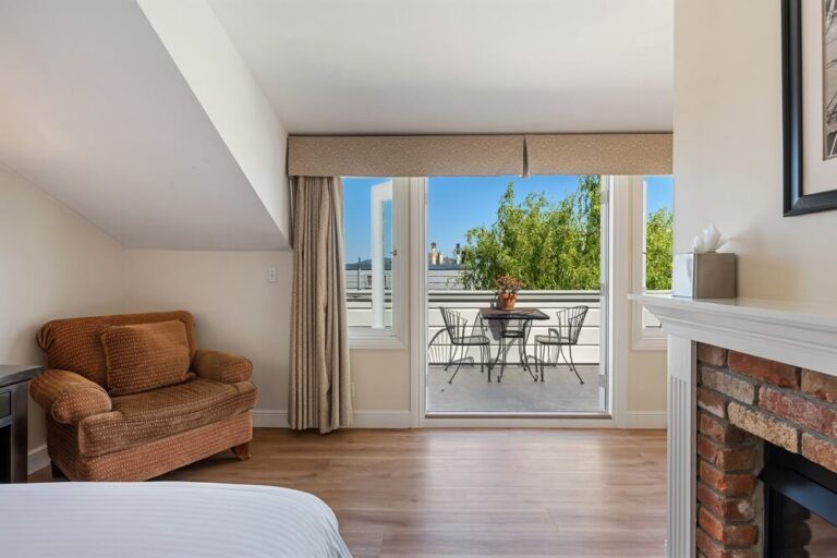 About The Inn - Gables Inn Sausalito